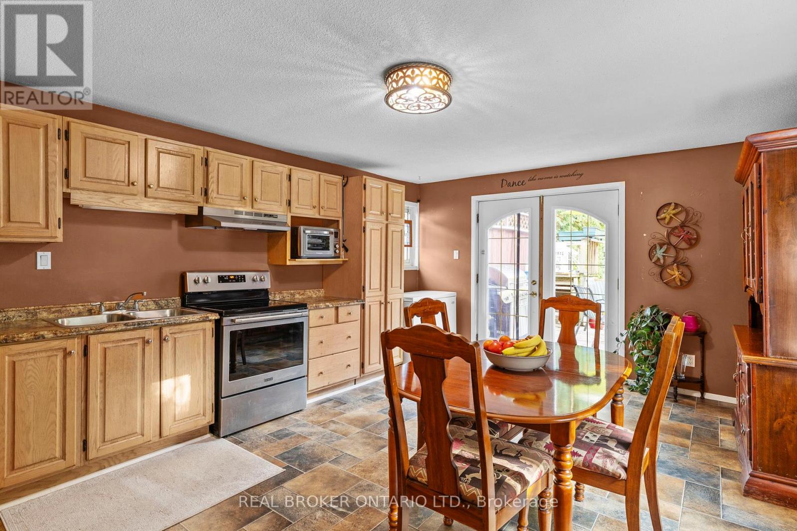 For sale: 15 LOVEJOY STREET, Tay (Victoria Harbour), Ontario L0K2A0 ...