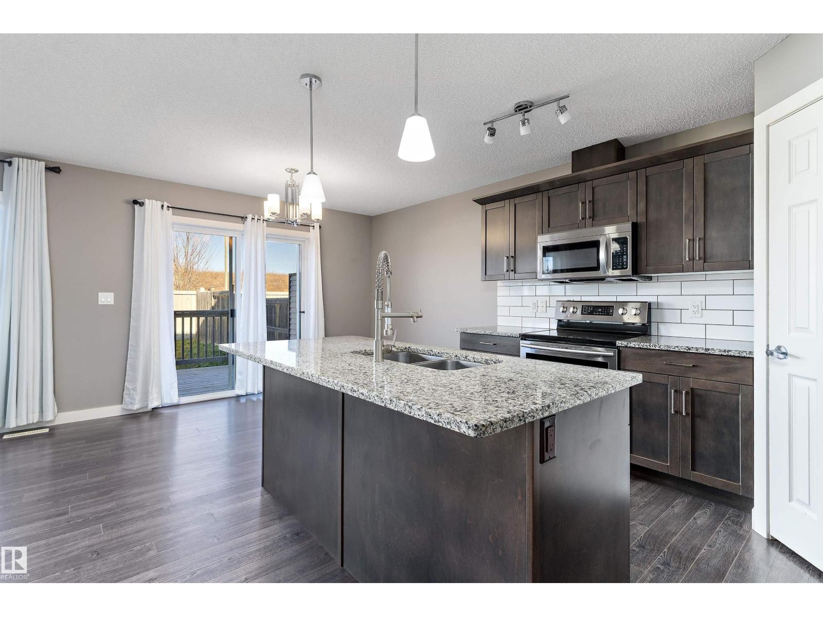 For sale: 3520 49 Avenue, Beaumont, Alberta T4X2B5 - E4463504 | REALTOR.ca