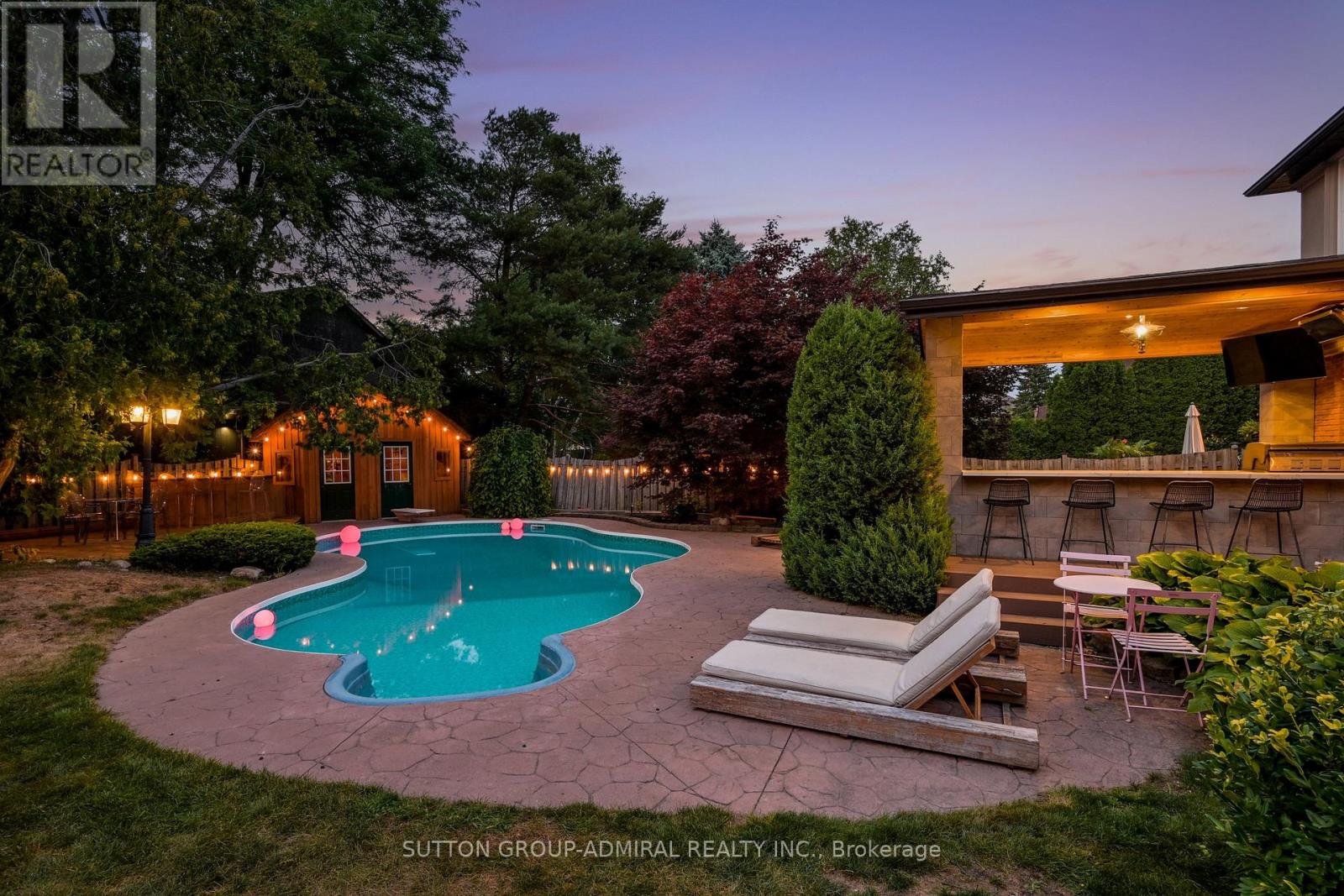 For sale: 18 TANNERY COURT, Richmond Hill (Mill Pond), Ontario L4C7V4 ...