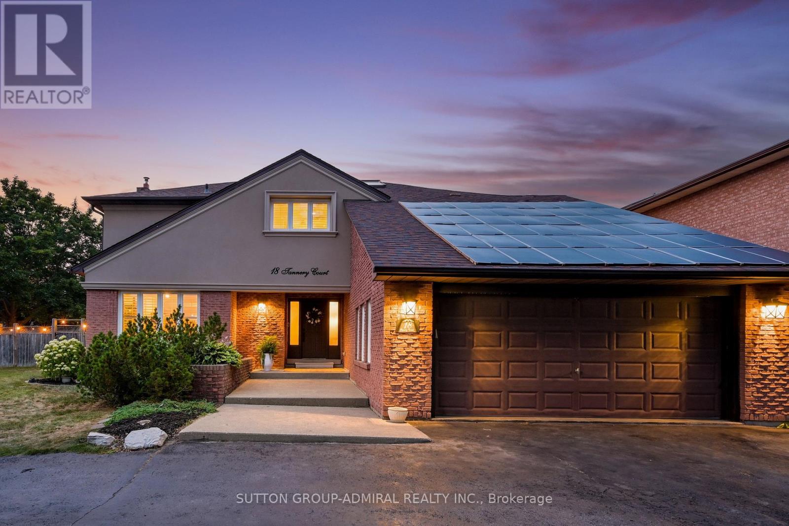 For sale: 18 TANNERY COURT, Richmond Hill (Mill Pond), Ontario L4C7V4 ...