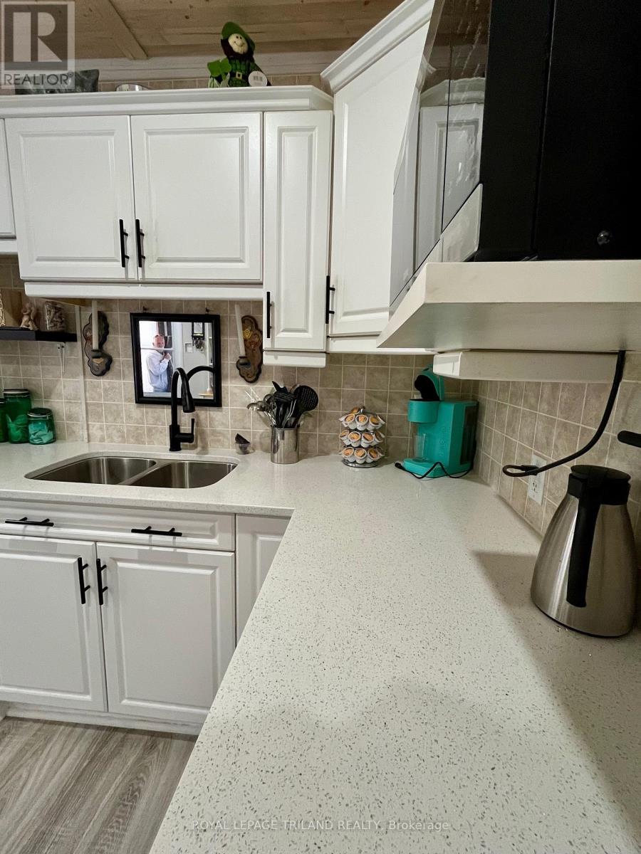 For sale: 21866 HAGERTY ROAD, Southwest Middlesex (Wardsville), Ontario ...