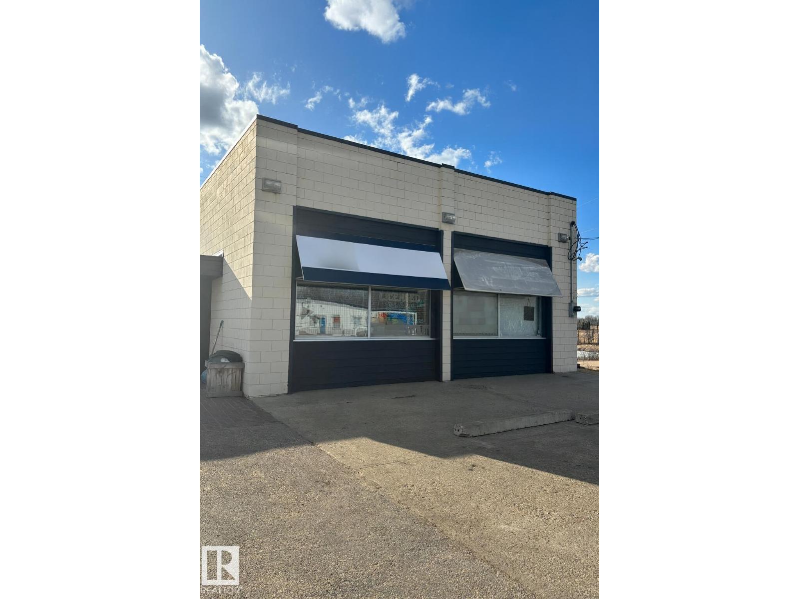 For sale: 22106 South Cooking Lake Rd, Rural Strathcona County, Alberta ...