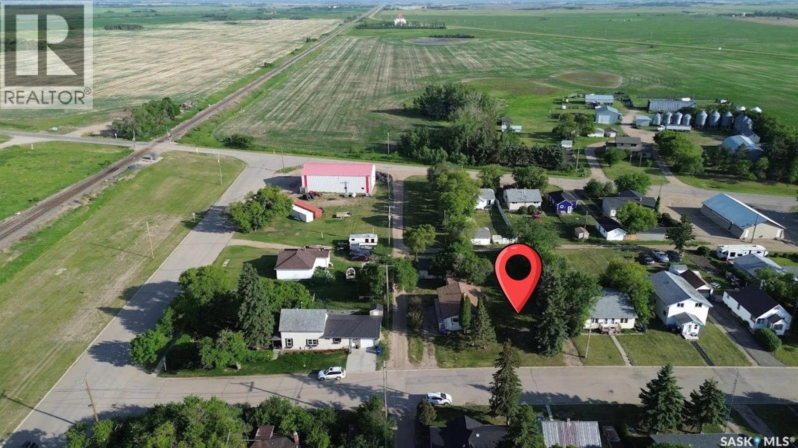 For sale: 113 Pierce STREET, Strasbourg, Saskatchewan S0G4V0 - SK021960 ...