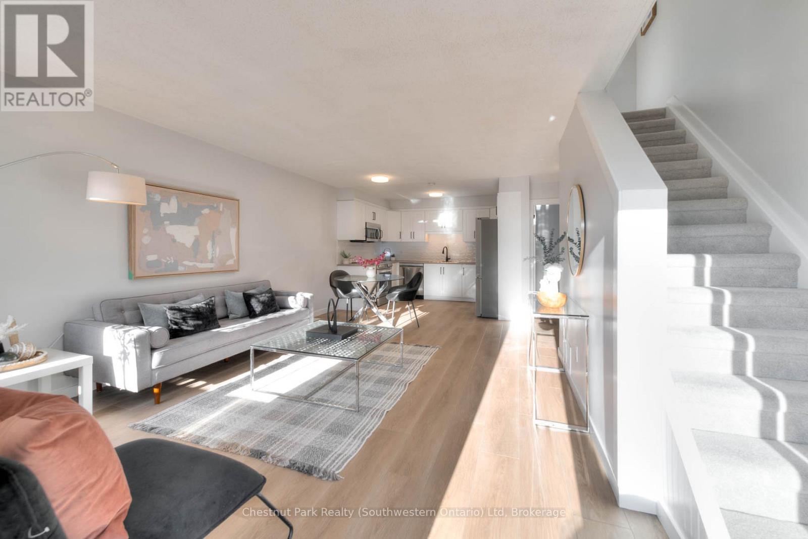 À vendre : 8 - 100 INKERMAN STREET, Guelph/Eramosa (Rockwood), Ontario ...