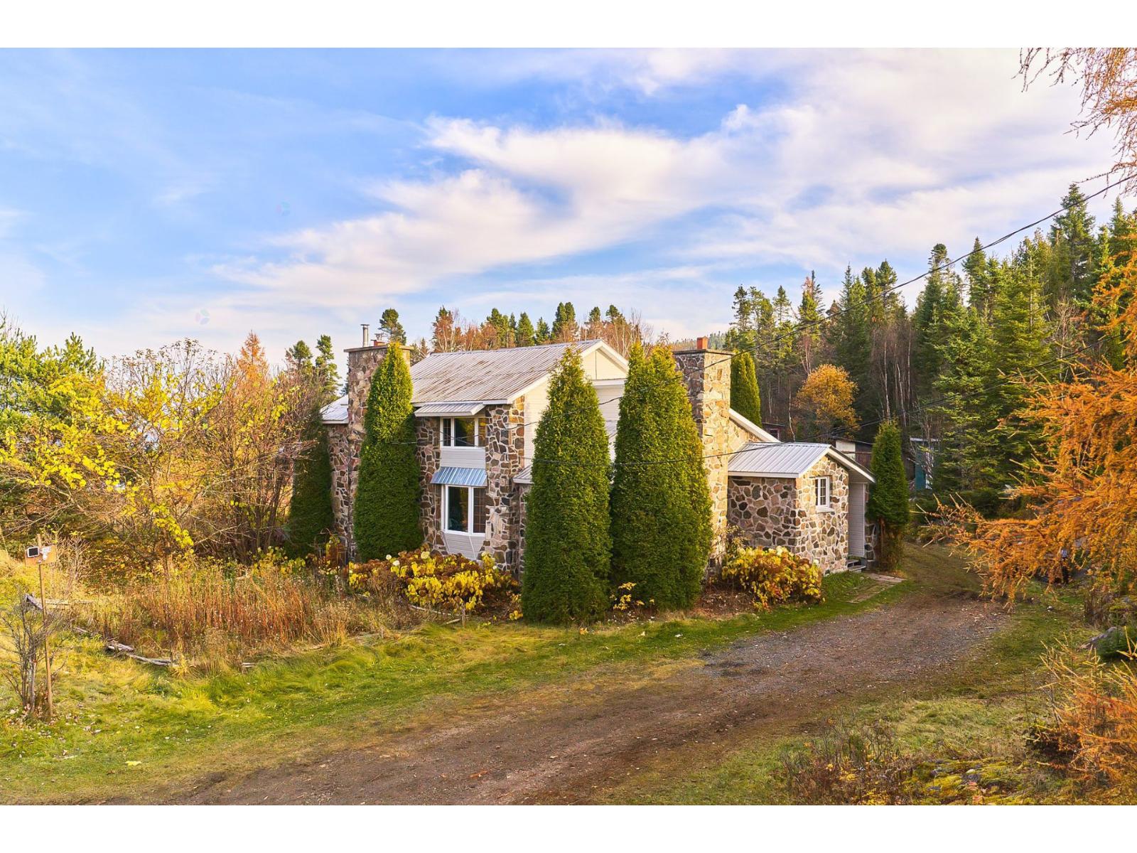 For sale: 3190 Sent. Charles-Gobeil, Saguenay (La Baie), Quebec G7B3P6 ...