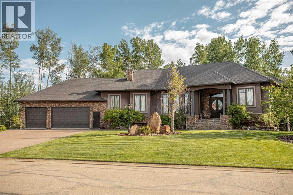 For sale: 13 Chinook Crescent, High Level, Alberta T0H1Z0 - A2244888 ...