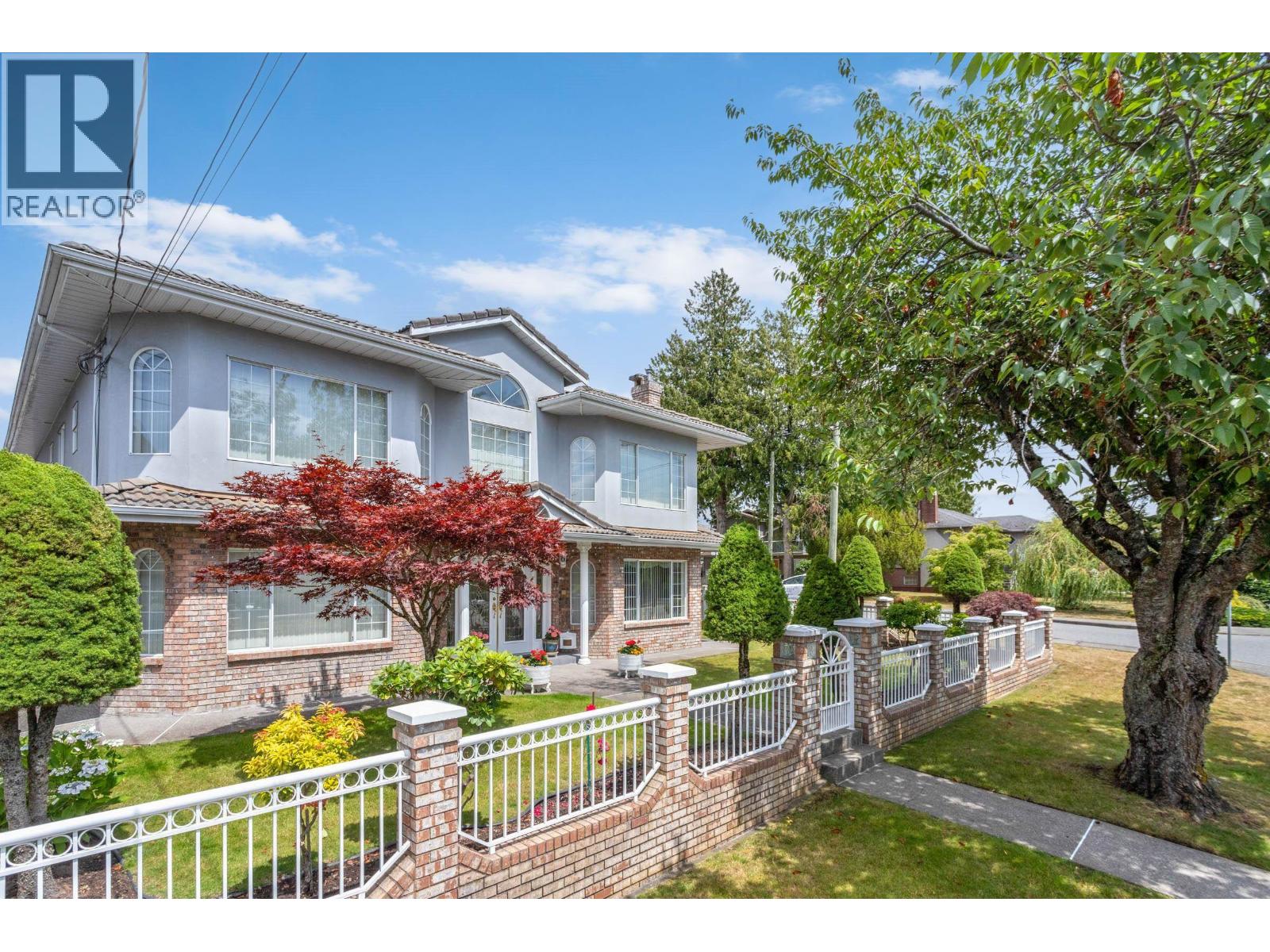 For sale: 5889 NEVILLE STREET, Burnaby, British Columbia V5J2J3 ...