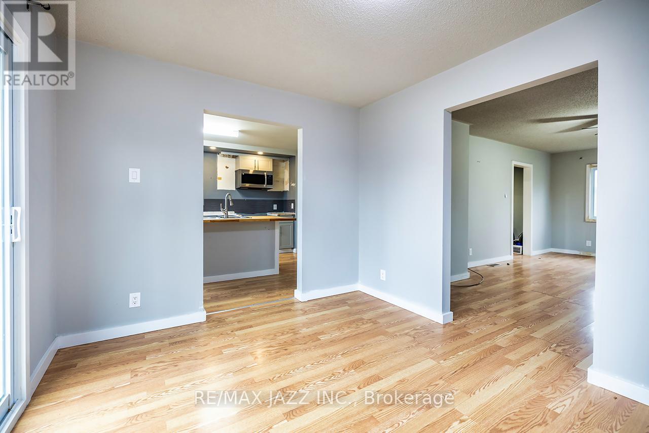 For sale: 355 LAKELAND CRESCENT, Brock (Beaverton), Ontario L0K1A0 - N12505678 | REALTOR.ca