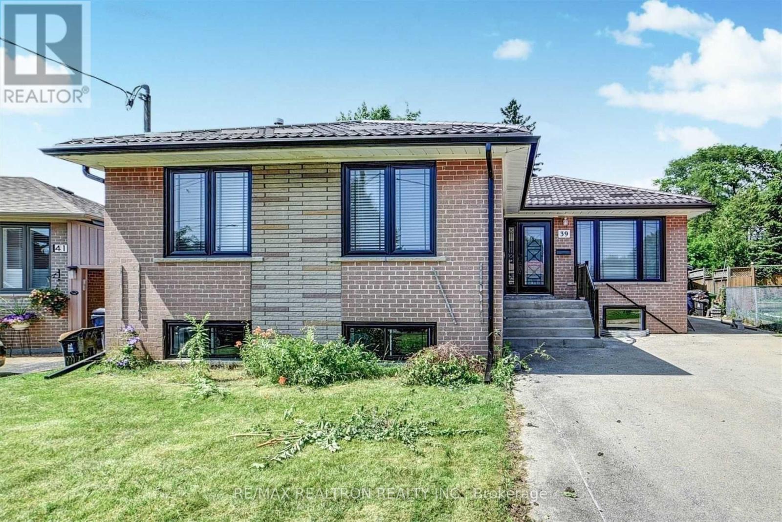 For rent: MAIN - 39 AVELINE CRESCENT, Toronto (Woburn), Ontario M1H2P4 - E12507220 | REALTOR.ca