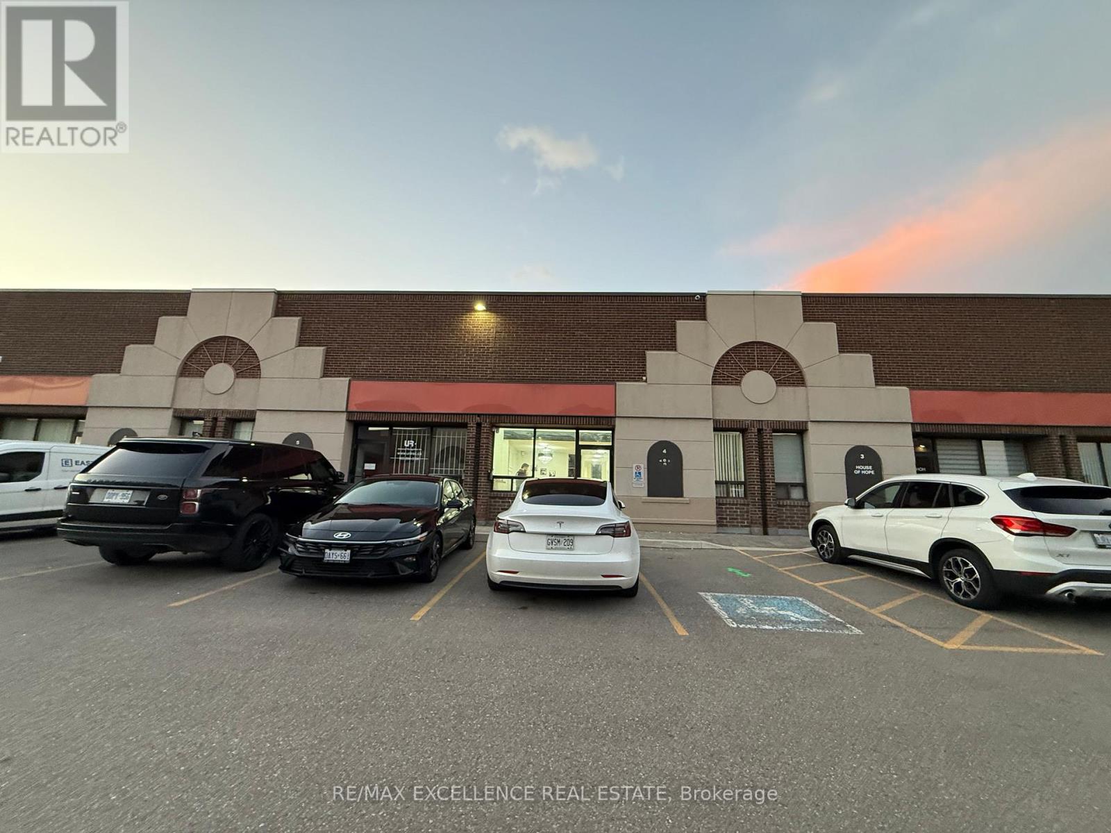 À louer : 4 - 5484 TOMKEN ROAD, Mississauga (Northeast), Ontario L4W2Z6 ...