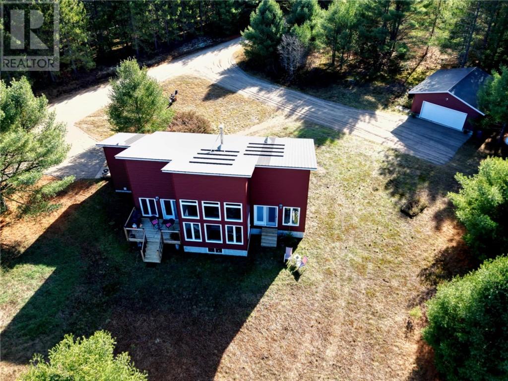 For sale: 451 Old Webbwood Road, Espanola, Ontario P5E1P1 - 2125557 ...