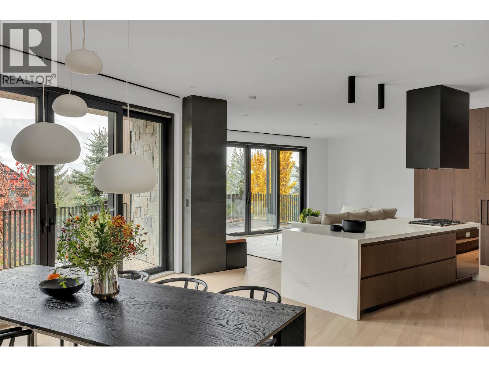 For sale: 3565 FALCON CRESCENT, Whistler, British Columbia V8E0B9 ...