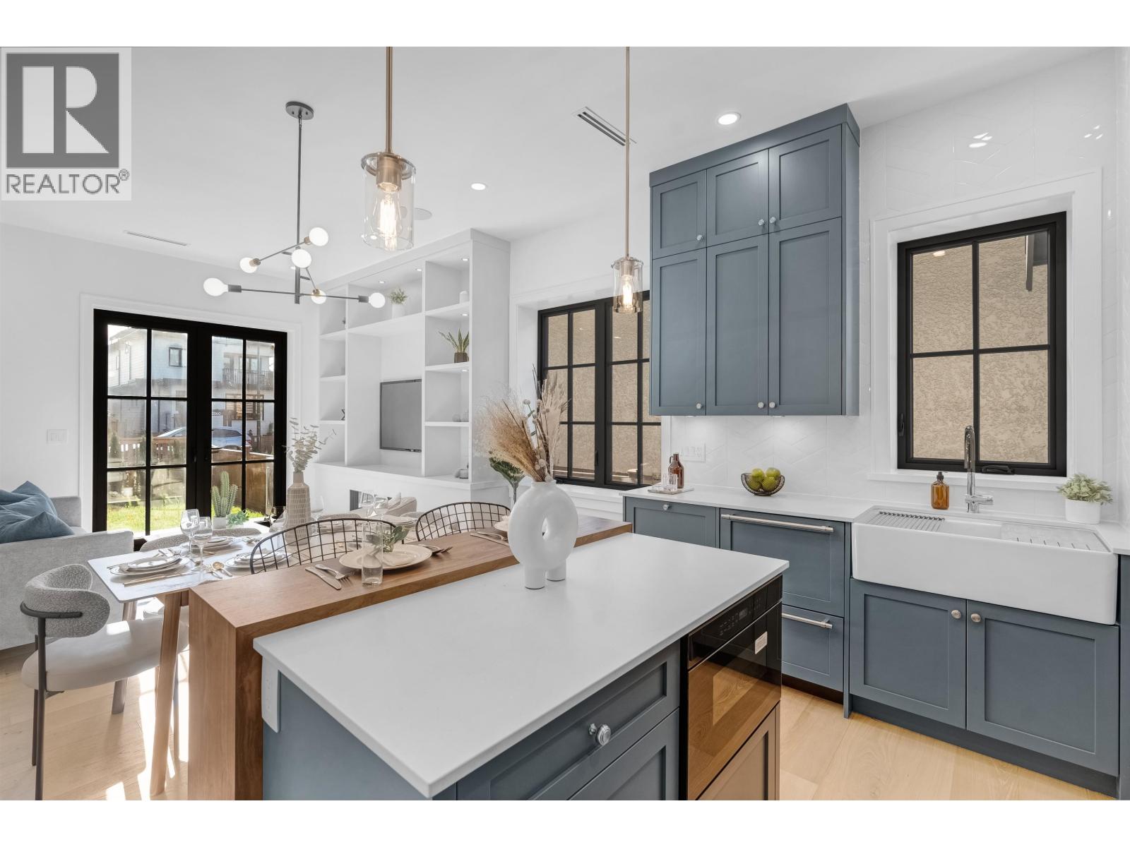 À vendre : 1 2565 DUNDAS STREET, Vancouver, Colombie-Britannique V5K1P7 ...