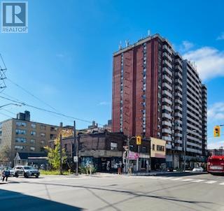 For sale: 1747-1757 EGLINTON AVENUE W, Toronto (Oakwood Village), Ontario M6E2H7 - C12528482 ...