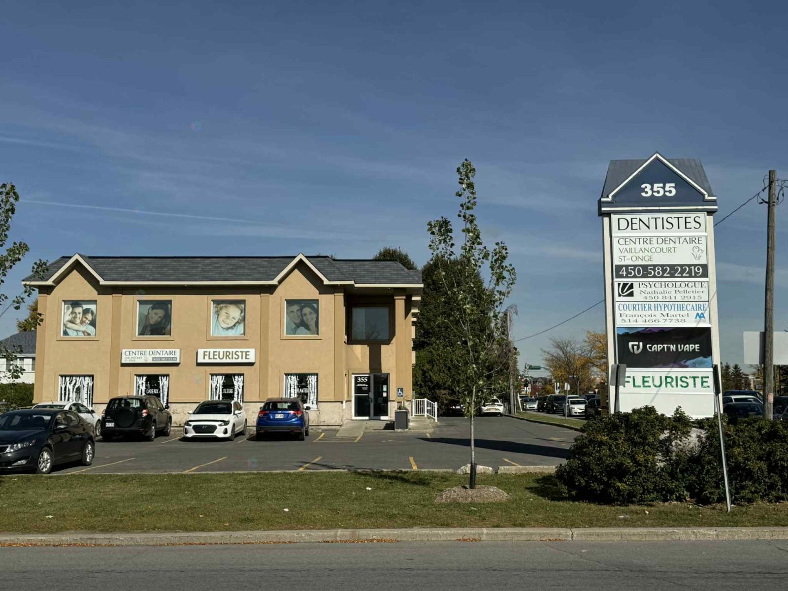 À louer : 355 Mtée des Pionniers, Terrebonne (Lachenaie), Québec J6V1N5 ...