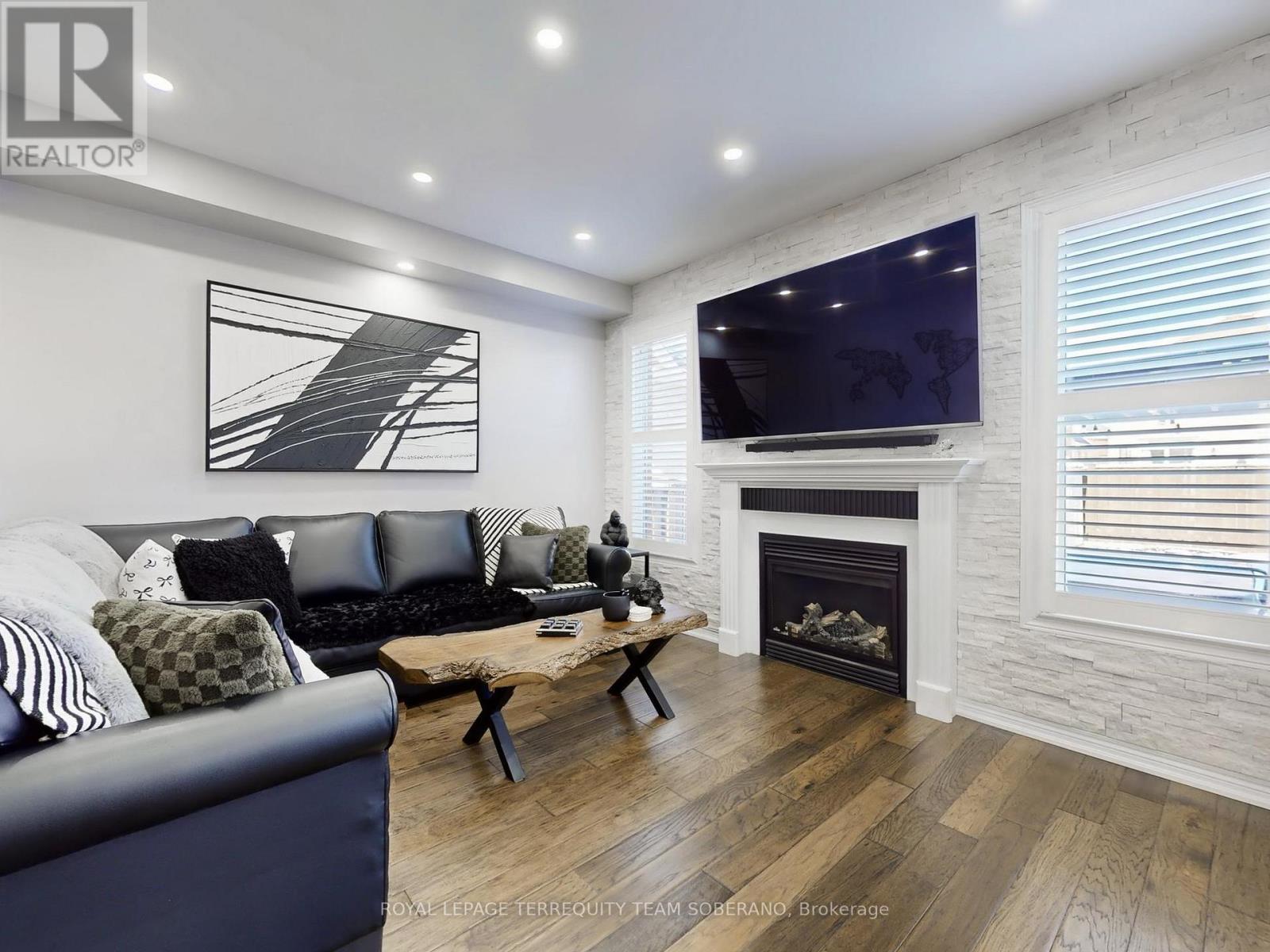 À vendre : 98 ERSKINE DRIVE, Clarington (Newcastle), Ontario L1B0C8 ...