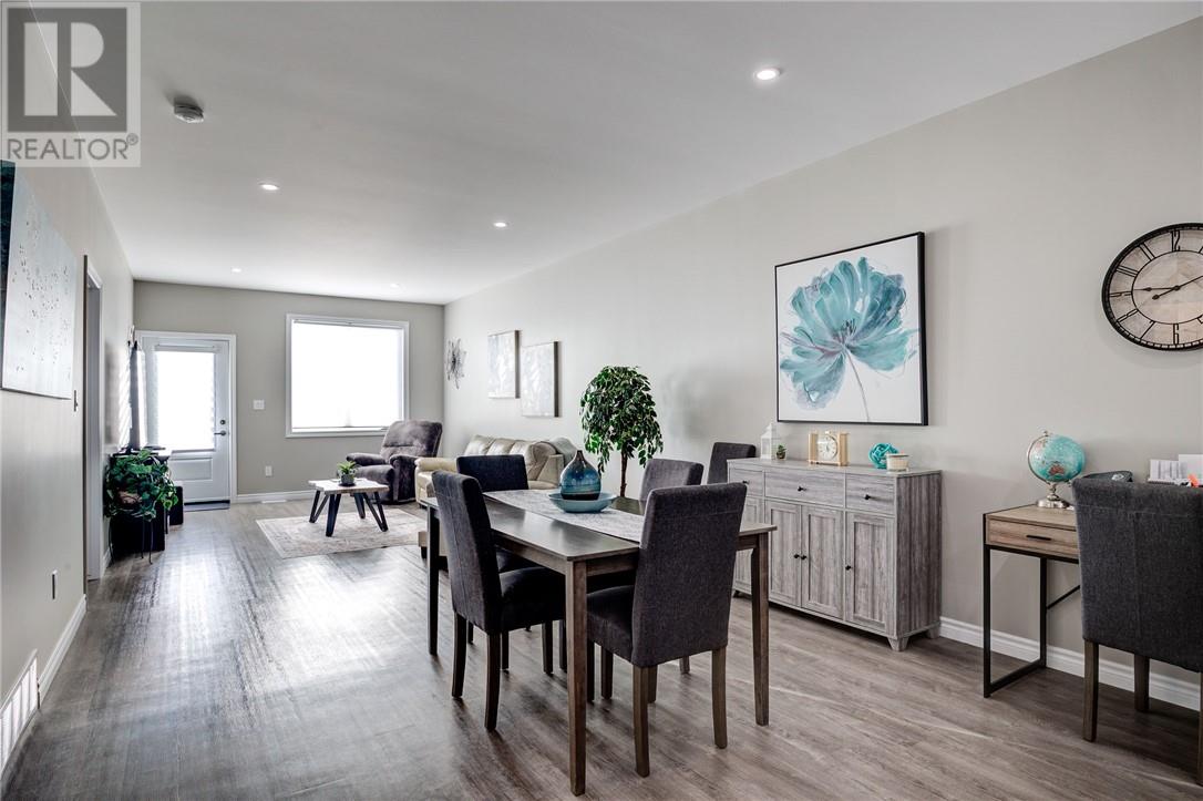 For sale: 2972 Windstar Avenue, Chelmsford, Ontario P0M1L0 - 2125634 ...