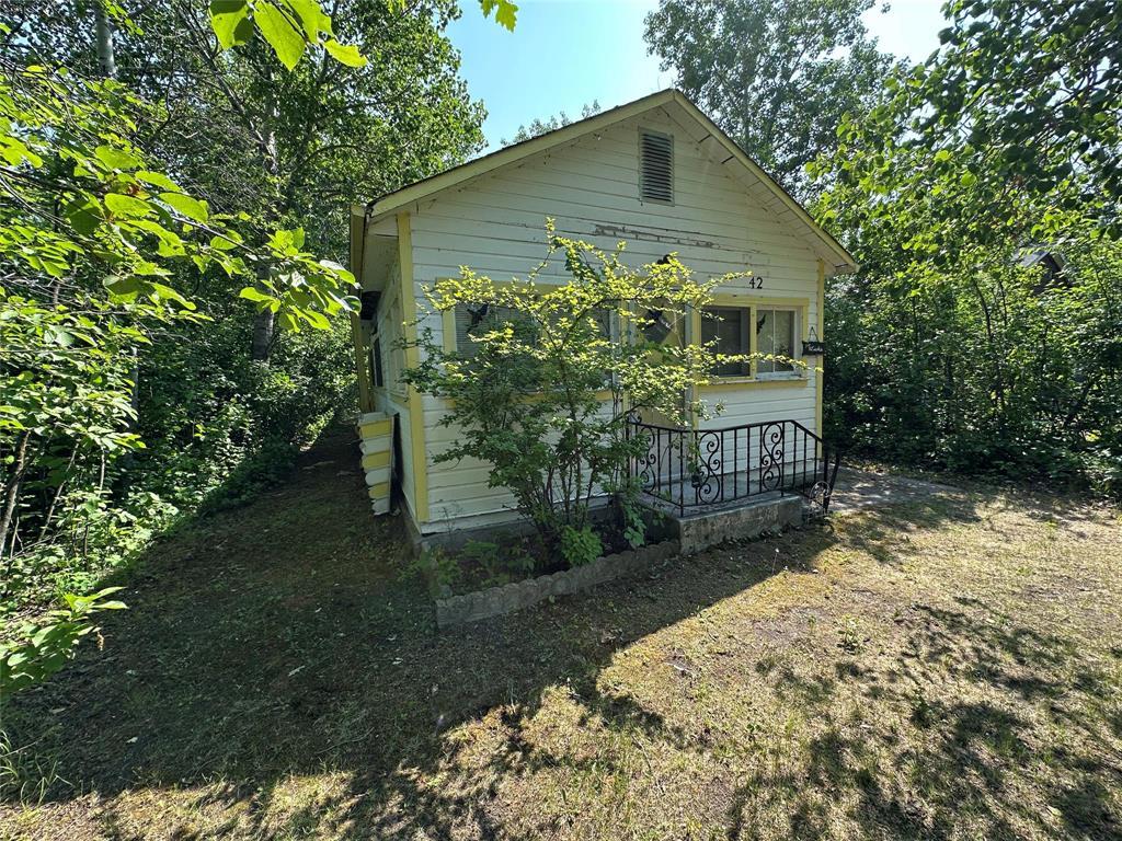 For sale: 42 DEEPDALE Avenue, Grand Marais, Manitoba R0E0T0 - 202528410 ...