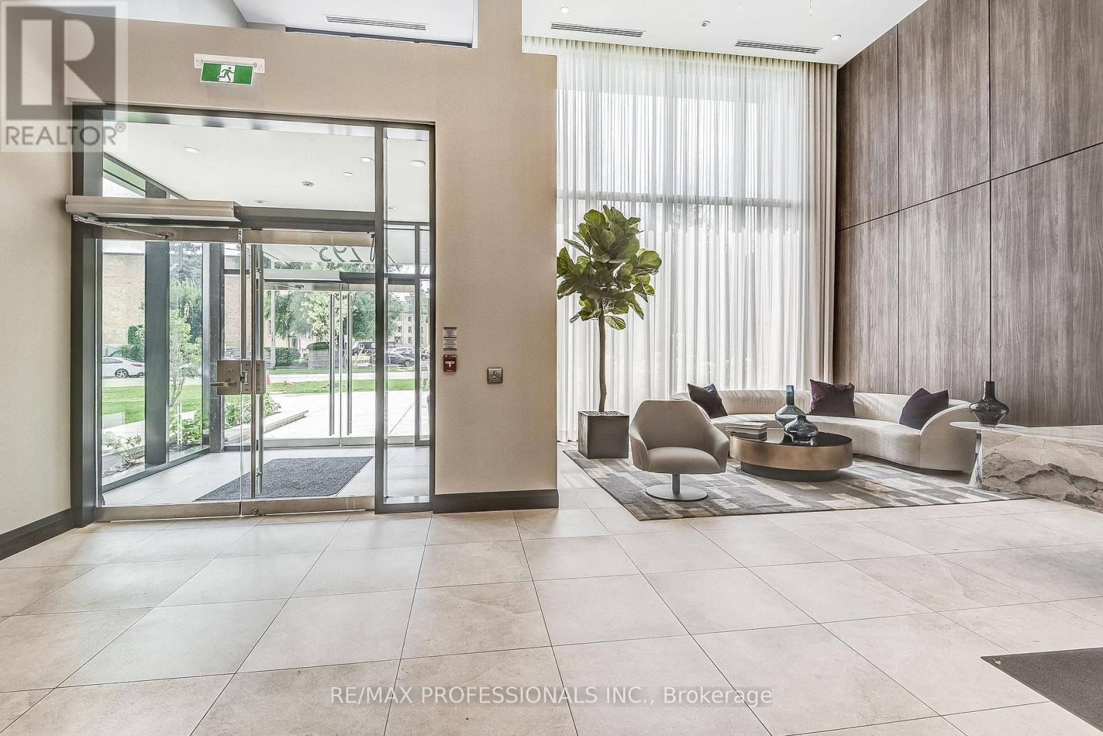 À vendre : 223 - 293 THE KINGSWAY, Toronto (Edenbridge-Humber Valley ...