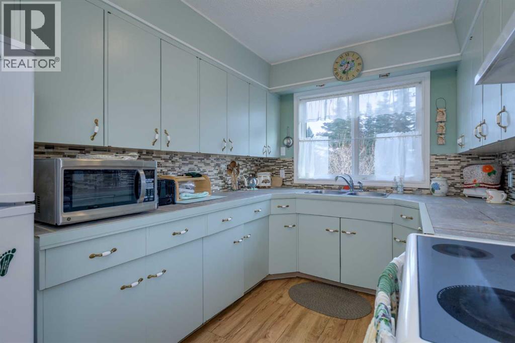 For sale: 4729 54 Avenue, Rimbey, Alberta T0C2J0 - A2270703 | REALTOR.ca