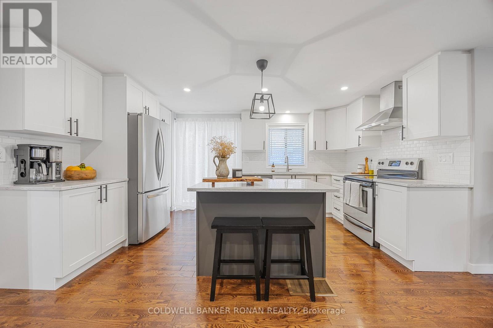 For sale: 39 FERGUSON DRIVE, Barrie (Northwest), Ontario L4N7B5 ...