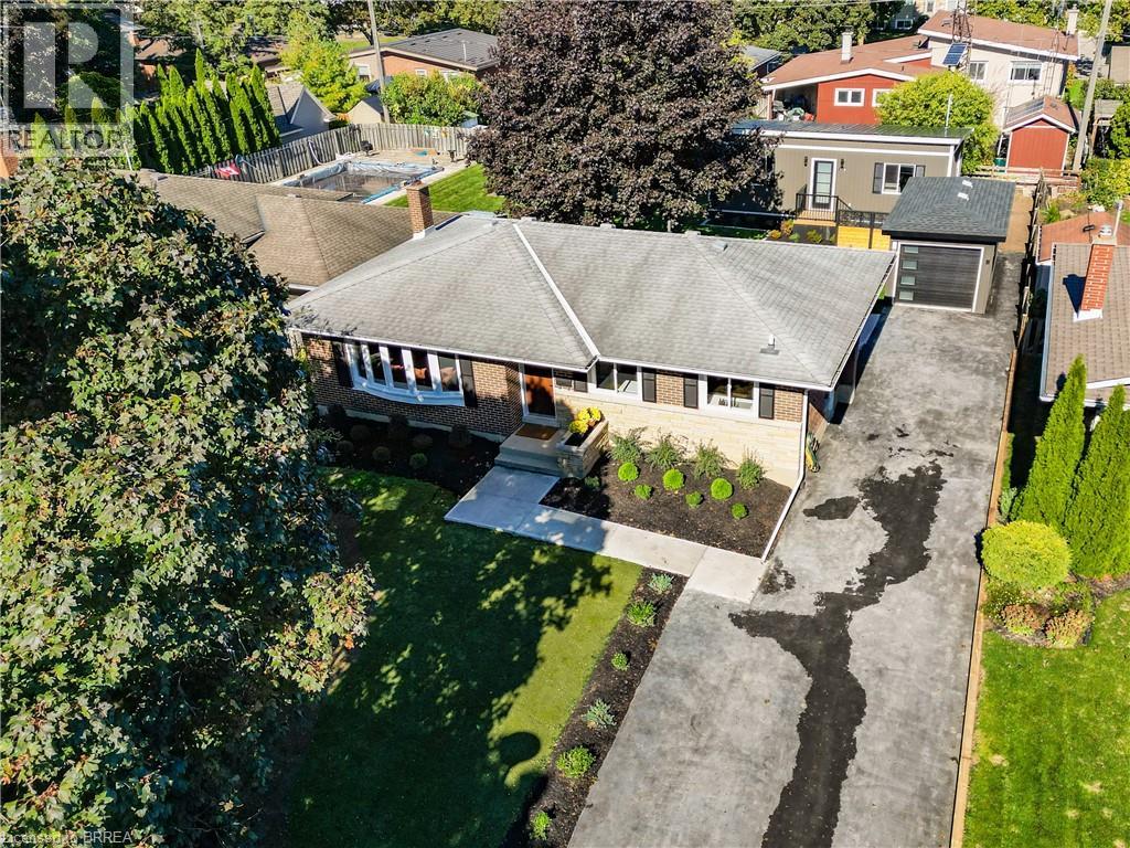 For sale: 17 PRESTON Drive, St. Catharines, Ontario L2M1X4 - 40788165 ...