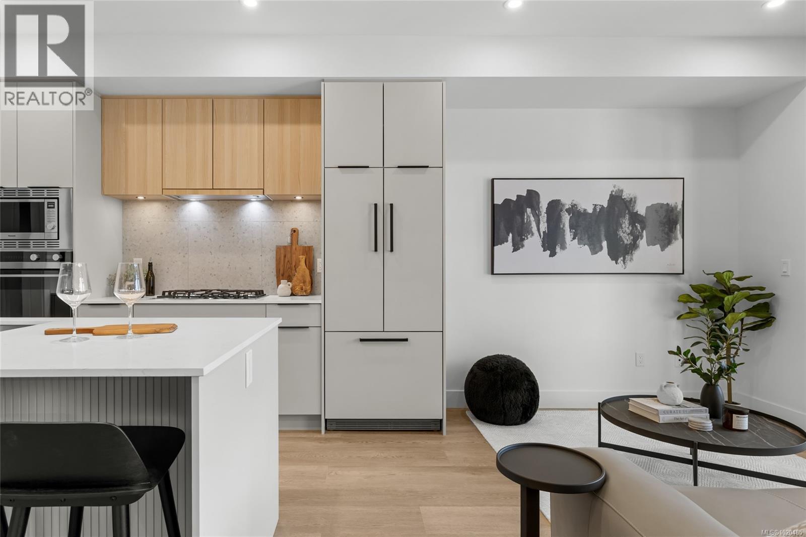 For sale: 308 2341 Bear Mountain Pkwy, Langford, British Columbia ...