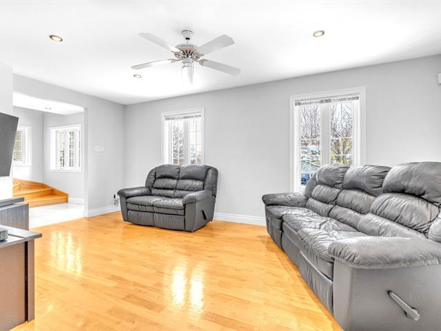 For sale: 1612 Rue Akilas-Maynard, Chambly, Quebec J3L5W4 - 15956423 ...