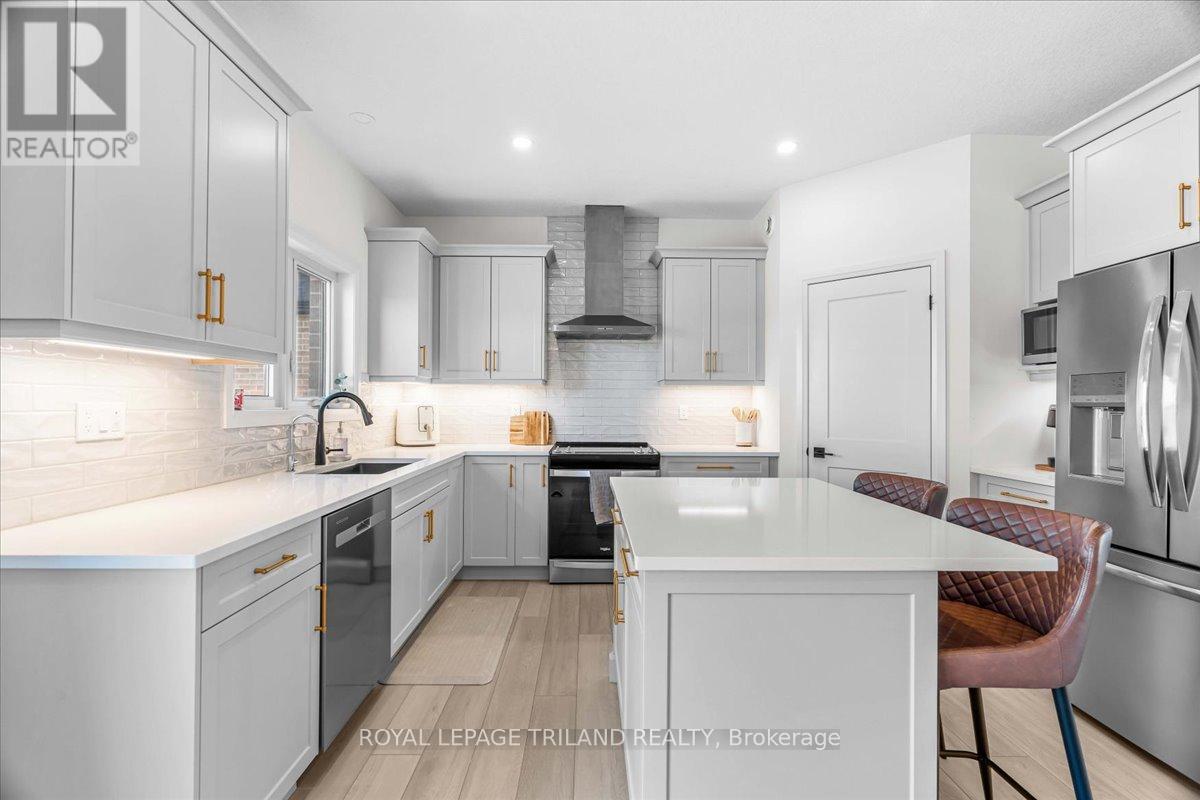 For sale: 662 KETTER WAY, Plympton-Wyoming (Plympton Wyoming), Ontario ...