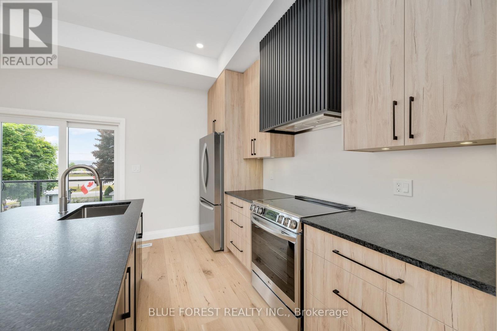 For sale: 154 MAUD STREET, Central Elgin (Port Stanley), Ontario N5L1C8 ...