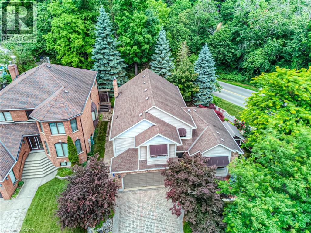 For sale: 2 MORNINGVIEW Place, Kitchener, Ontario N2P1Z2 - 40774708 ...