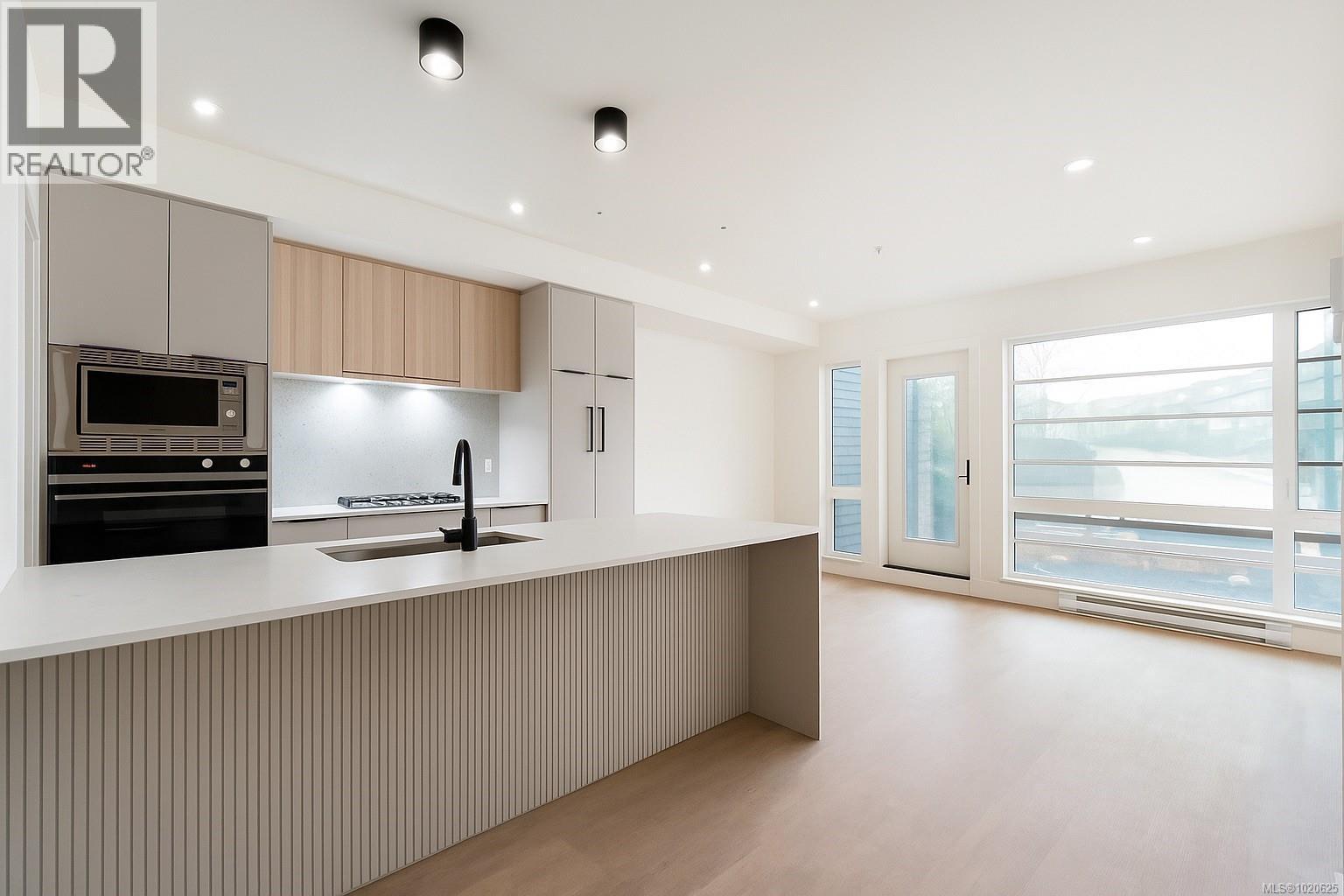 For sale: 612 2341 Bear Mountain Pkwy, Langford, British Columbia ...