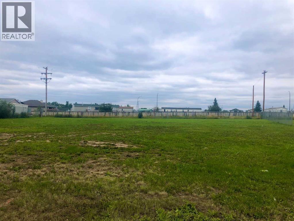 For sale: 9906 Rainbow Boulevard, High Level, Alberta T0H1Z0 - A2159328 ...