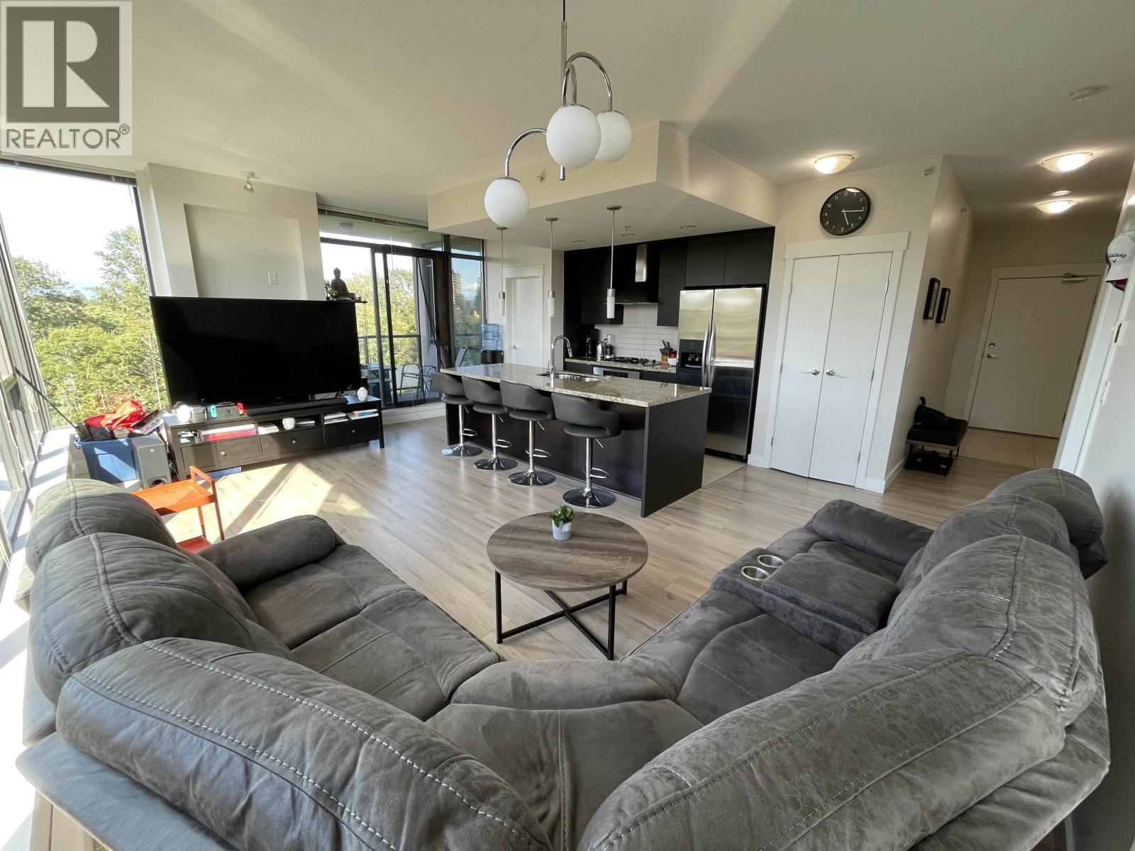 For sale: 7088 18TH AVENUE, Burnaby, British Columbia V3N0A2 - R3068892 ...