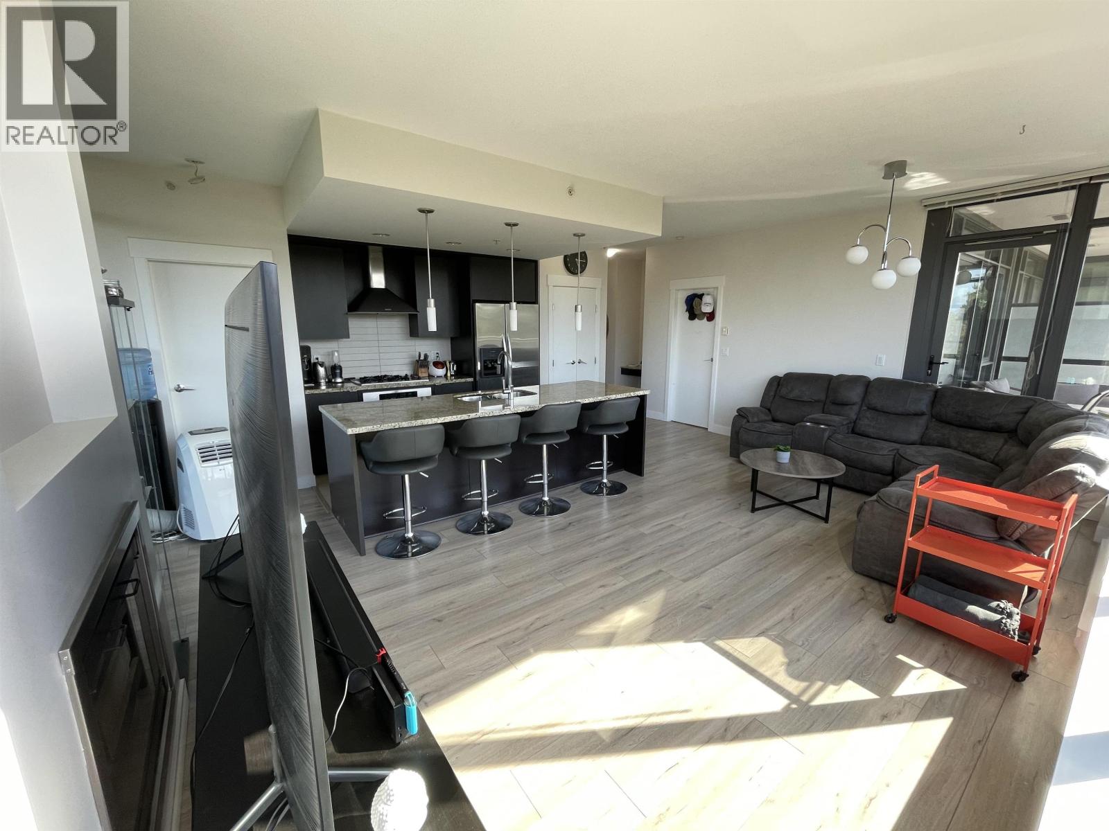 For sale: 7088 18TH AVENUE, Burnaby, British Columbia V3N0A2 - R3068892 ...