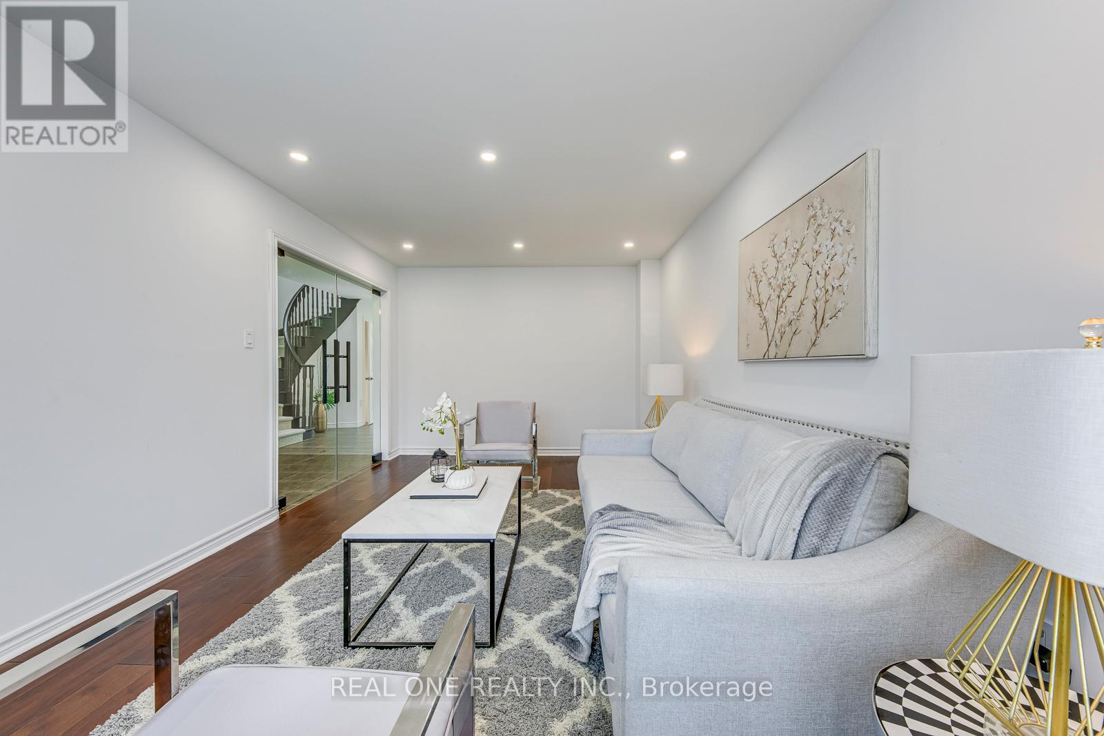 À vendre : 2075 BANBURY CRESCENT, Oakville (RO River Oaks), Ontario L6H5P8 - W12561532 | REALTOR.ca