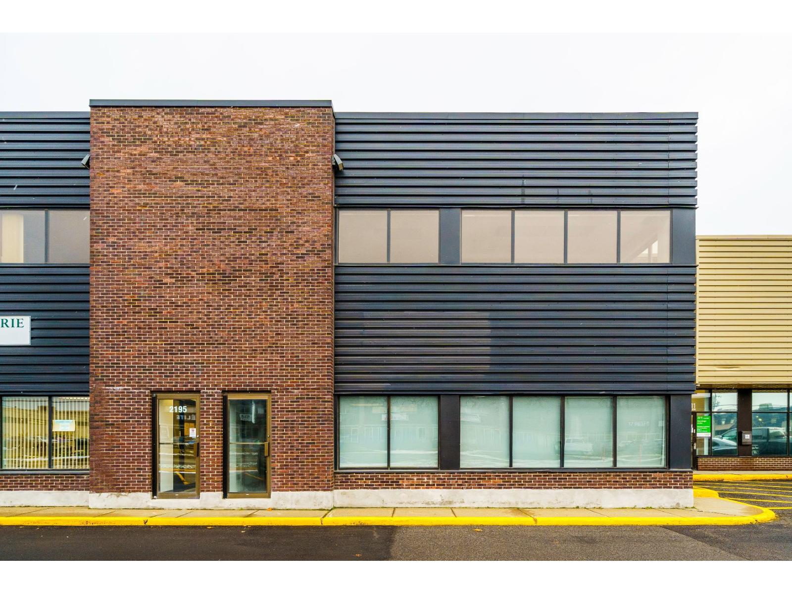 For lease: 2197 Rue Léon-Harmel, Québec (Les Rivières), Quebec G1N4N5 ...