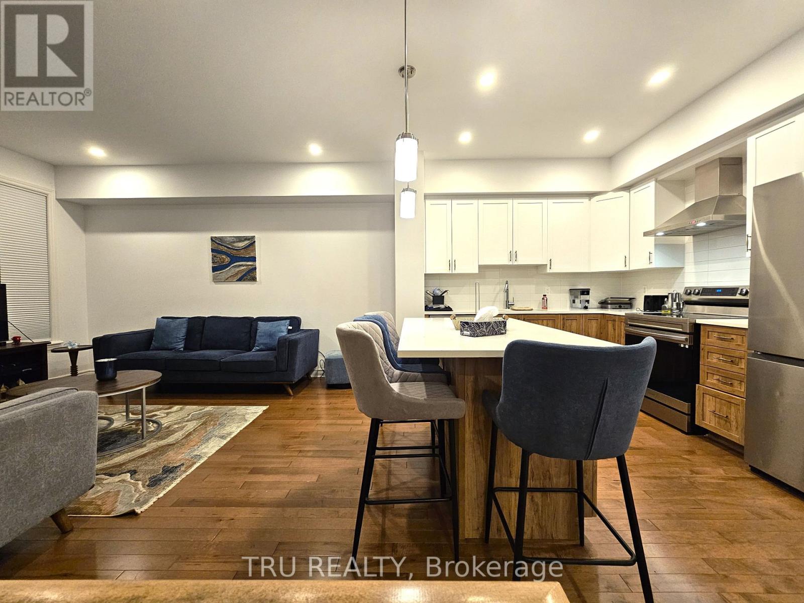 For rent: 887 COULOIR ROAD, Ottawa, Ontario K1W0P5 - X12568806 | REALTOR.ca