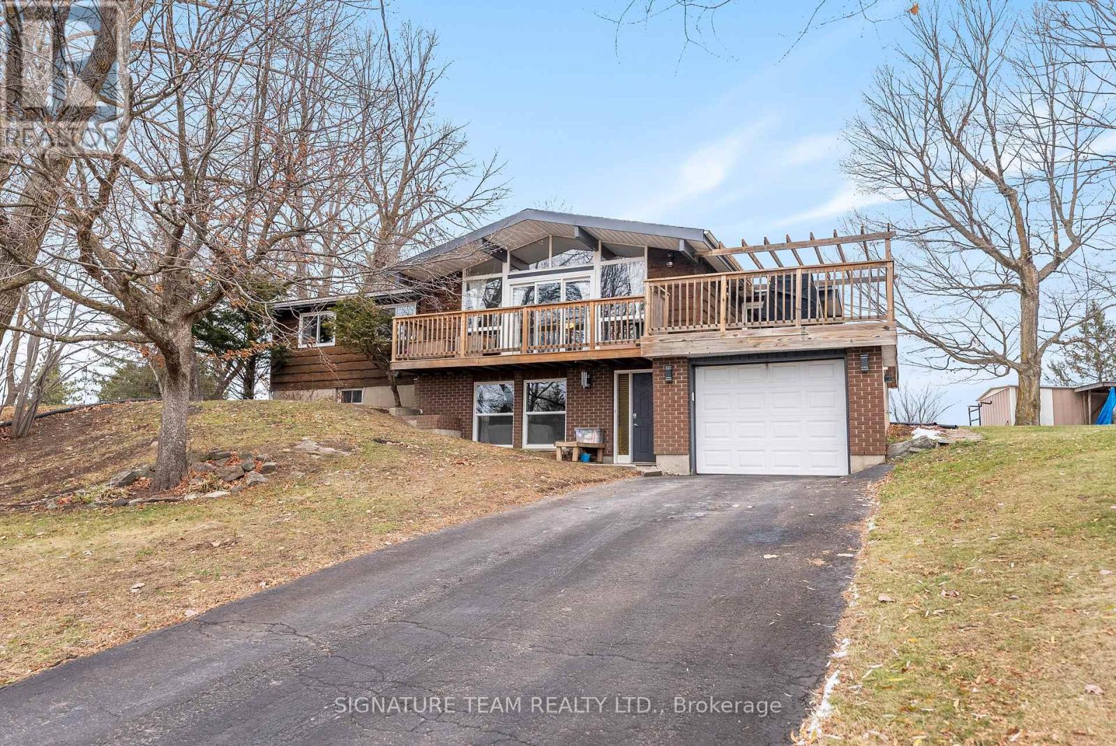 For sale: 32 HYDRO BAY ROAD, Whitewater Region, Ontario K0J1K0 ...