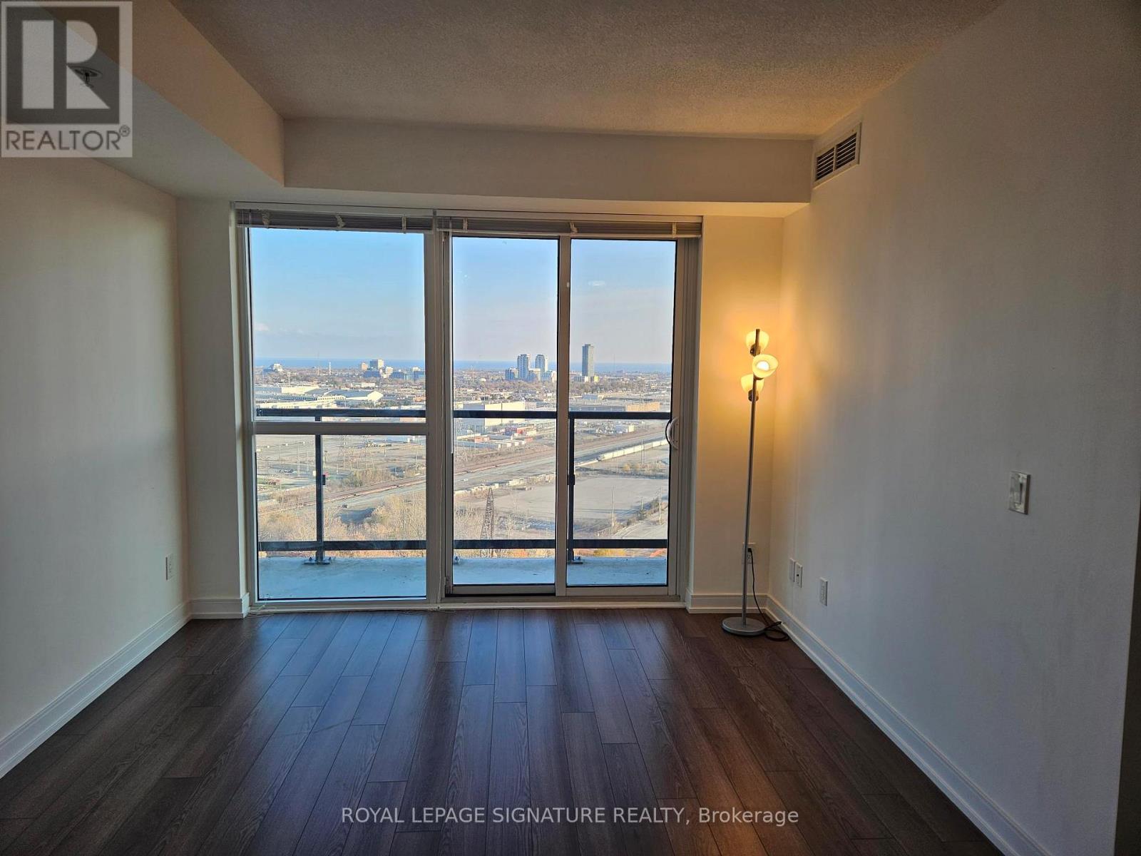 For rent: 1908 - 20 THOMAS RILEY ROAD, Toronto (Islington-City Centre ...