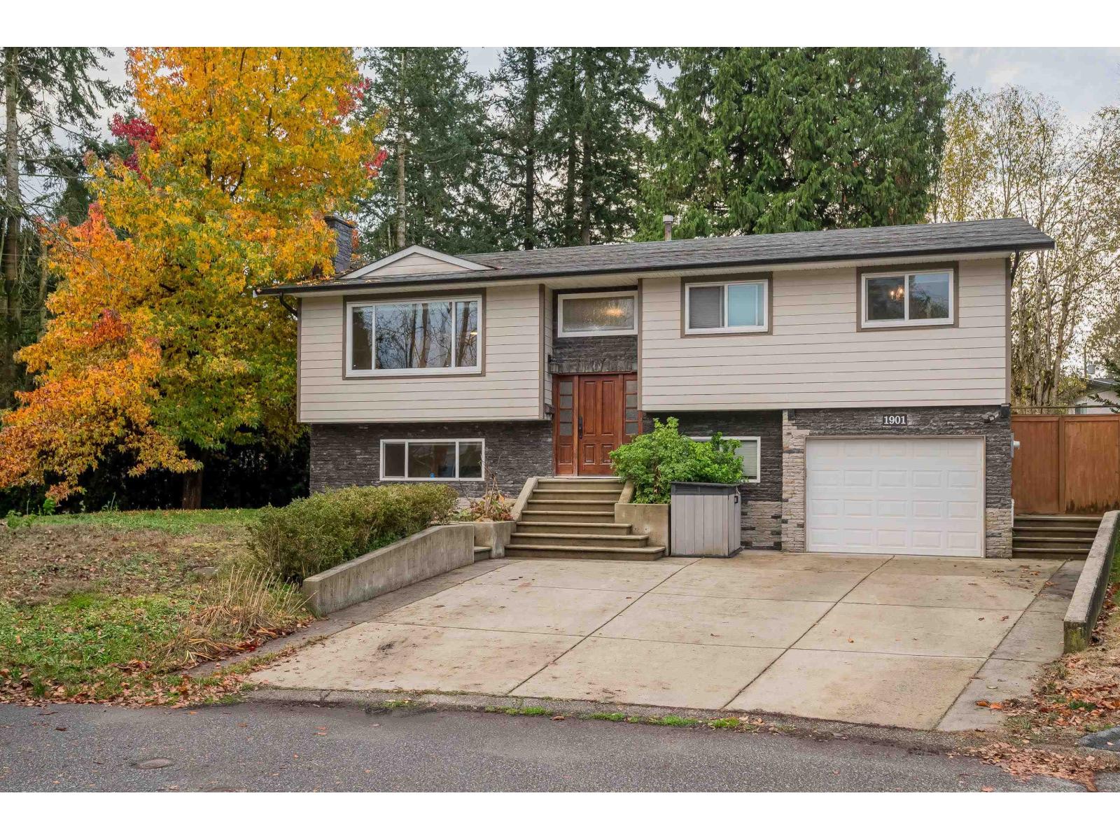 For sale: 1901 IRIS PLACE, Surrey, British Columbia V4A5E4 - R3069328 | REALTOR.ca