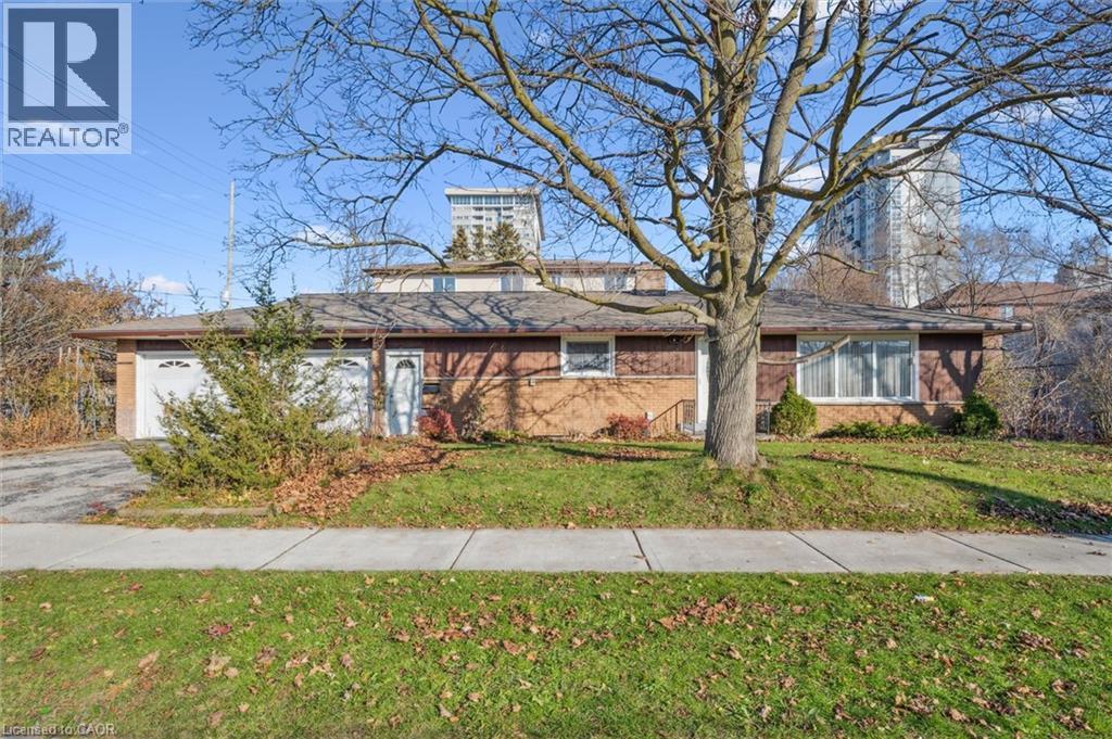 À vendre : 366 HOLLY Street, Waterloo, Ontario N2L4G3 - 40788776 ...