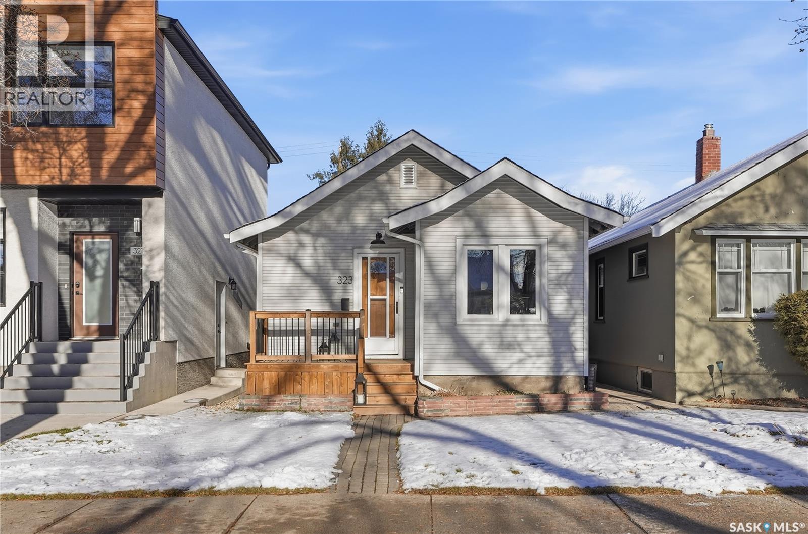For sale: 323 4th STREET E, Saskatoon, Saskatchewan S7H1J2 - SK024645 | REALTOR.ca