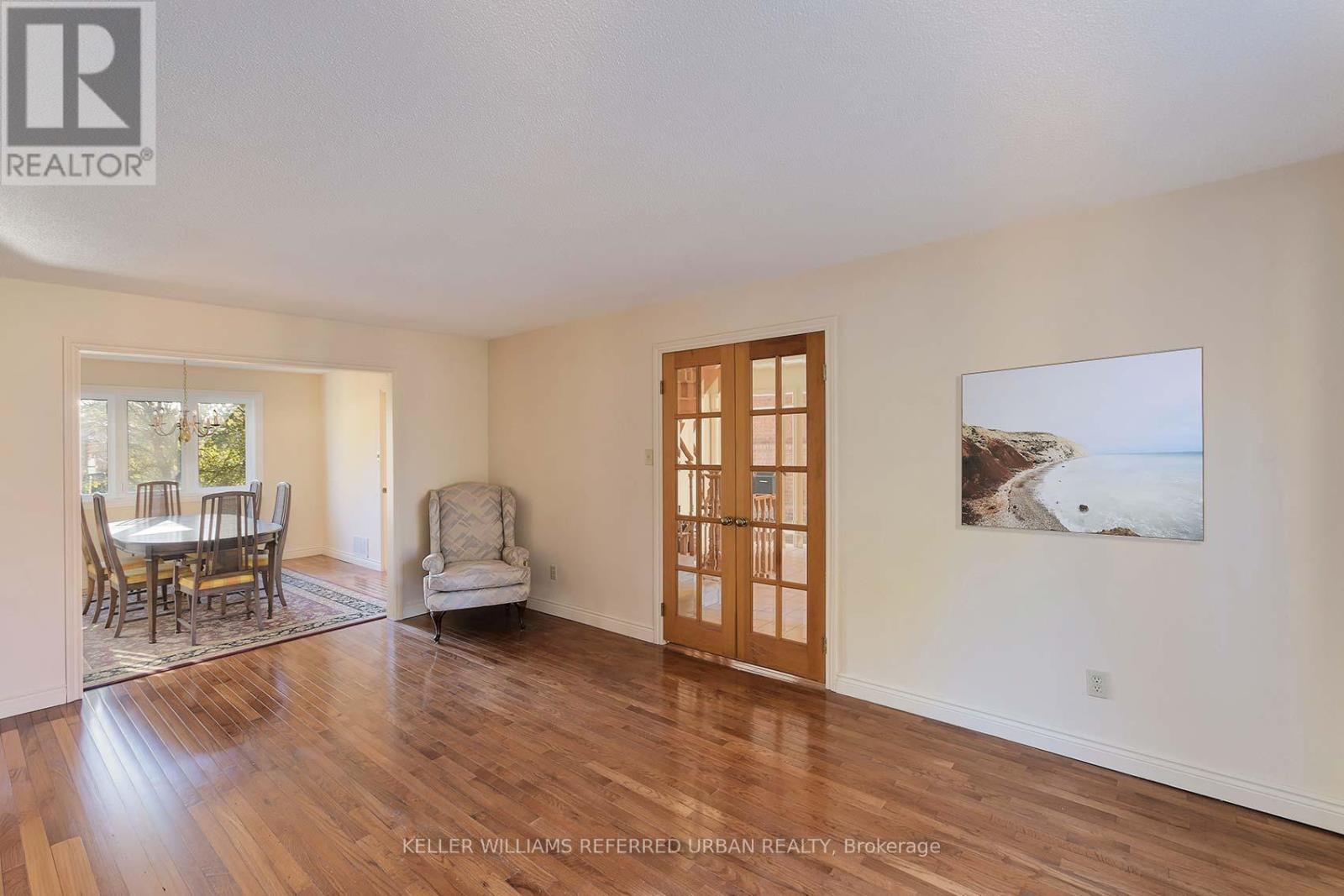 For sale: 62 DEVLIN PLACE, Aurora (Aurora Highlands), Ontario L4G5W8 ...