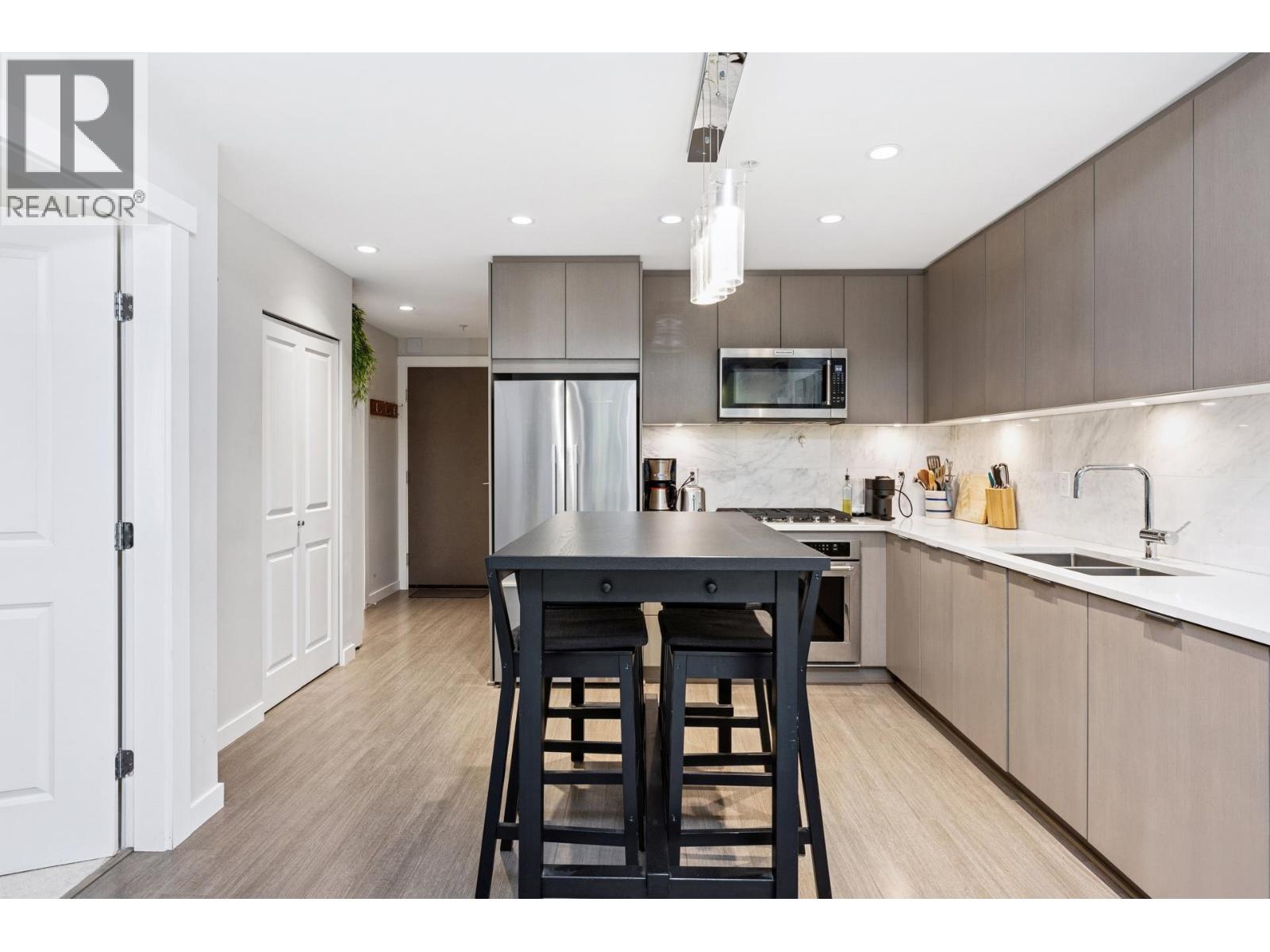 For sale: 106 2632 LIBRARY LANE, North Vancouver, British Columbia ...