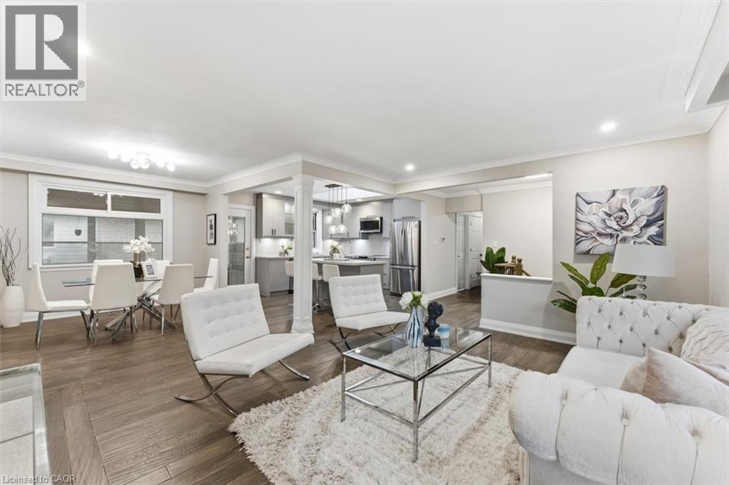 For sale: 156 TRAYBORN Drive, Richmond Hill, Ontario L4C4L1 - 40790820 ...