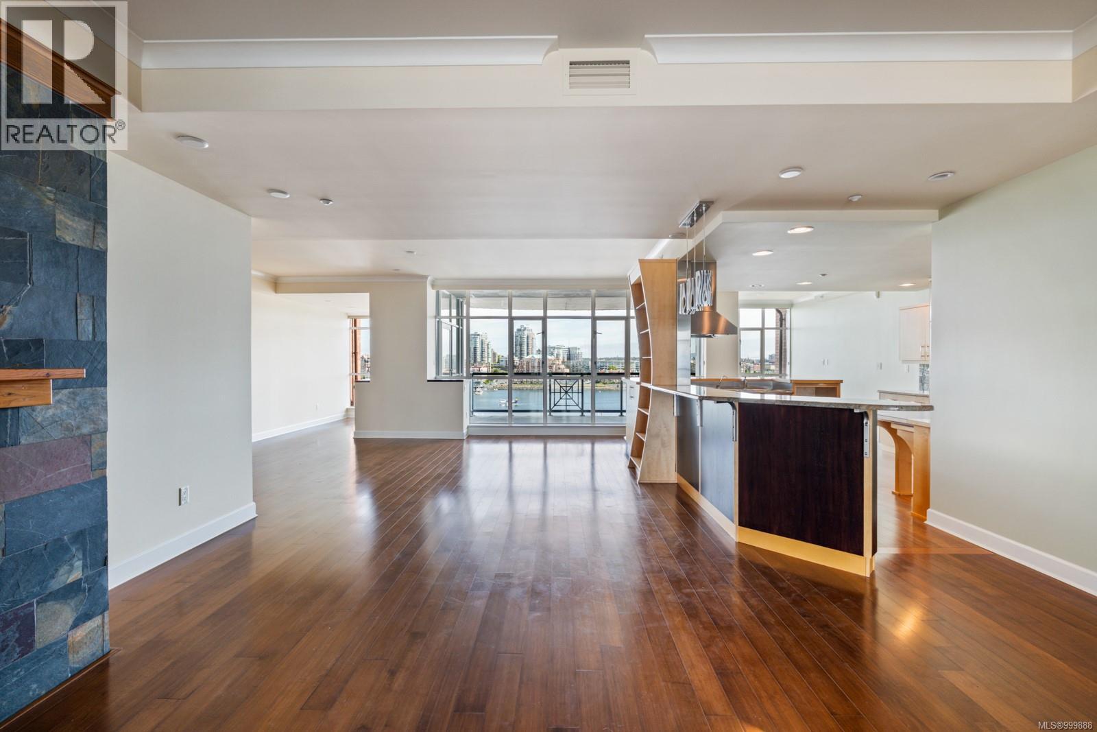 For sale: 821 21 Dallas Rd, Victoria, British Columbia V8V4Z9 - 999888 ...