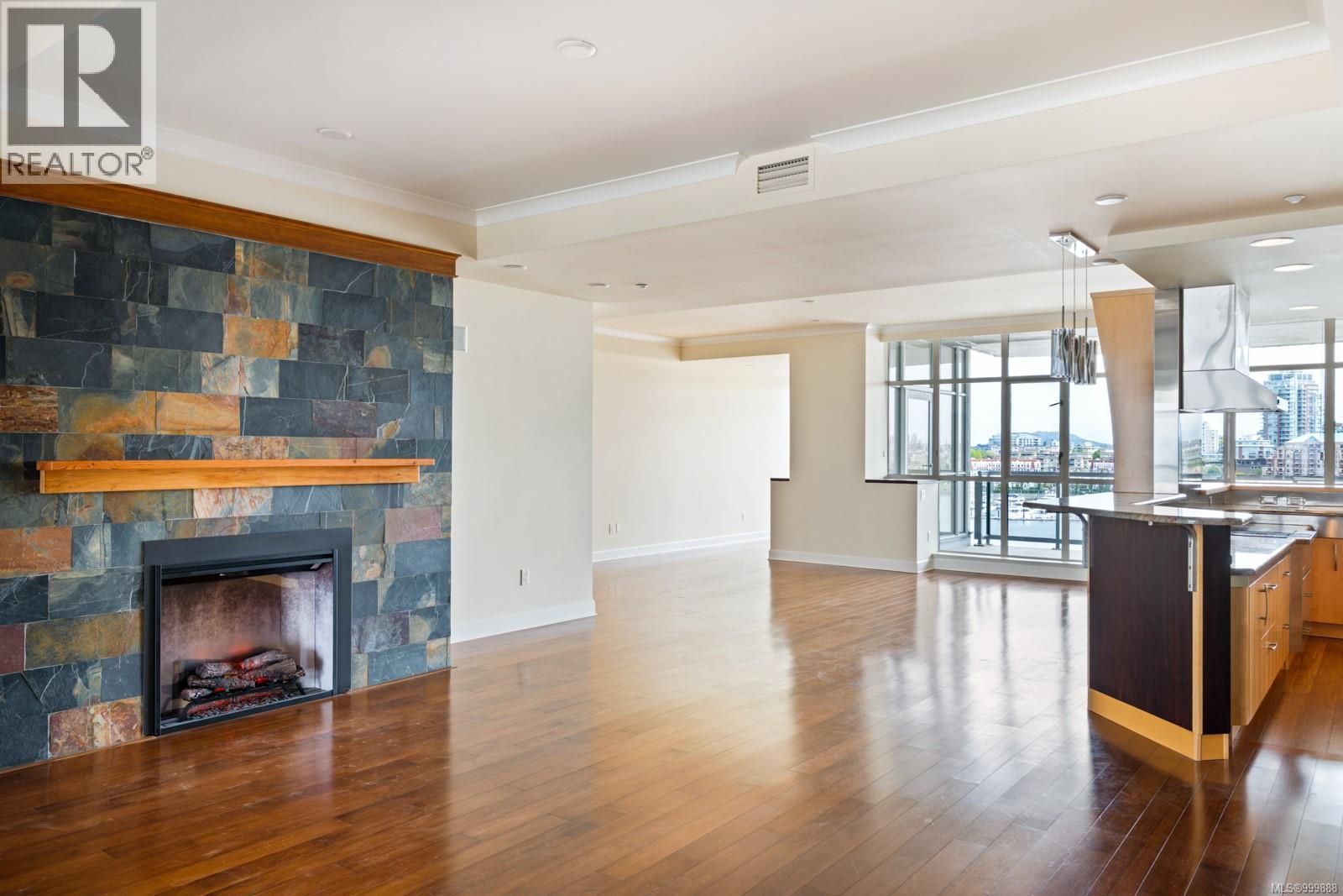 For sale: 821 21 Dallas Rd, Victoria, British Columbia V8V4Z9 - 999888 ...