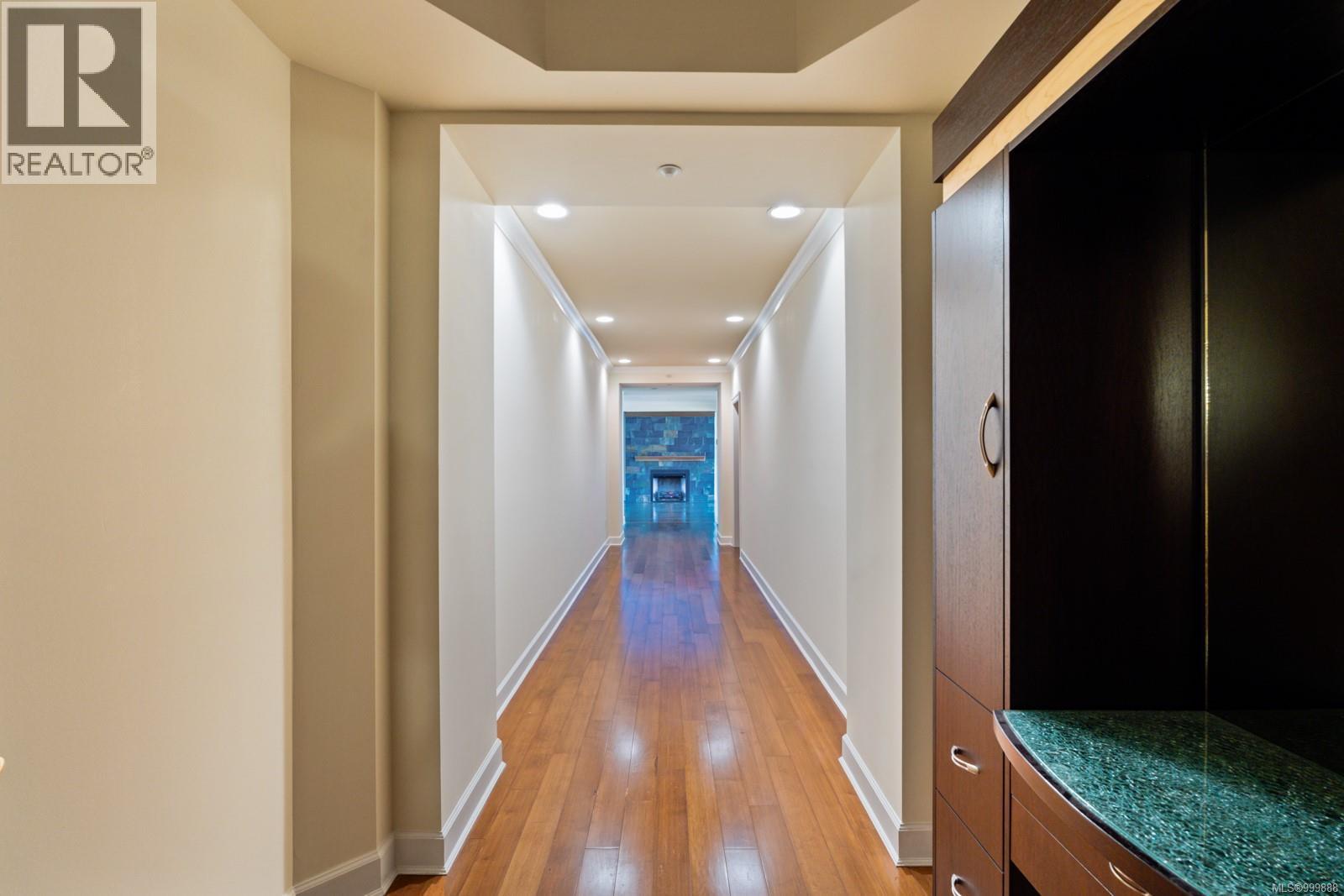 For sale: 821 21 Dallas Rd, Victoria, British Columbia V8V4Z9 - 999888 ...