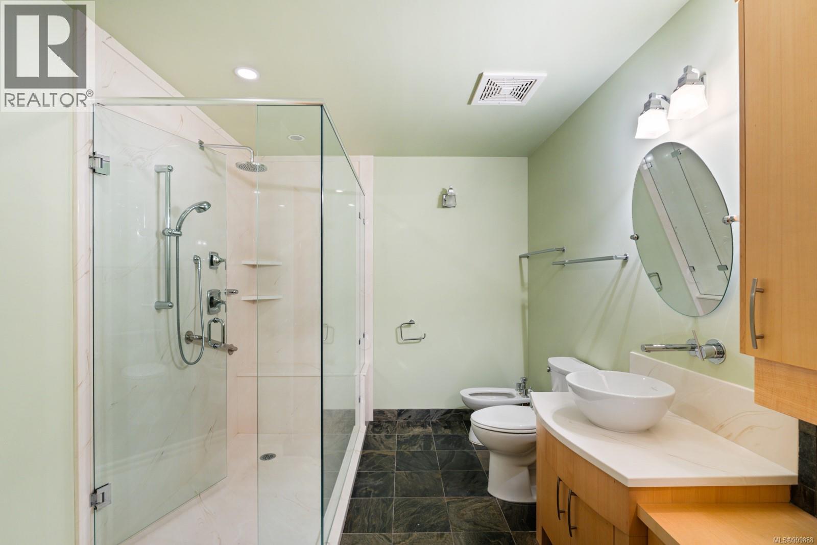 For sale: 821 21 Dallas Rd, Victoria, British Columbia V8V4Z9 - 999888 ...